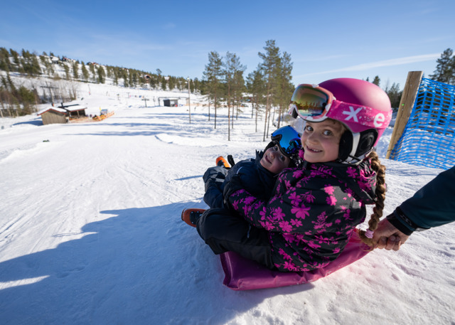 Orsa Grönklitts Pulkabacke – Vinterkul för Familjen